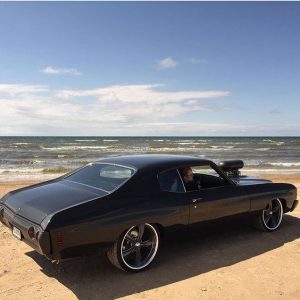 Are These 7 Cars Best for Beach - Jeep Grand Wagoneer, Land Rover